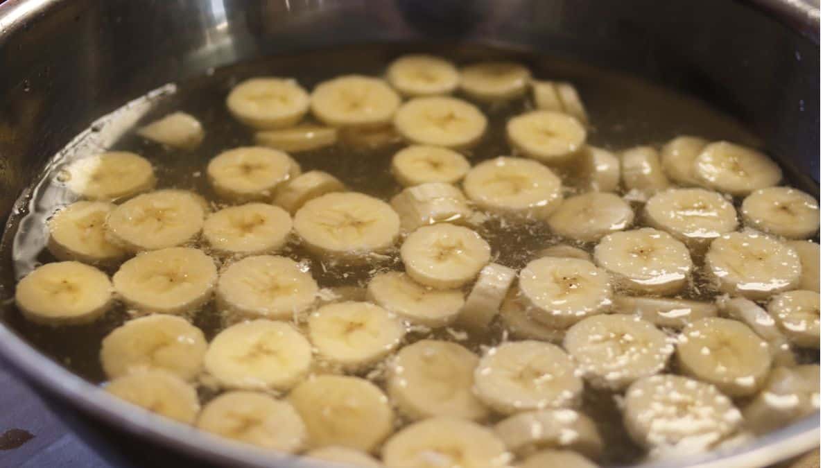 How to Dehydrate Bananas to Make Chewy Banana Chips or Banana Jerky ...