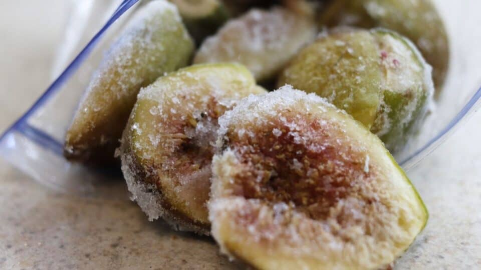 How to Freeze Fresh Figs - Creative Simple Living